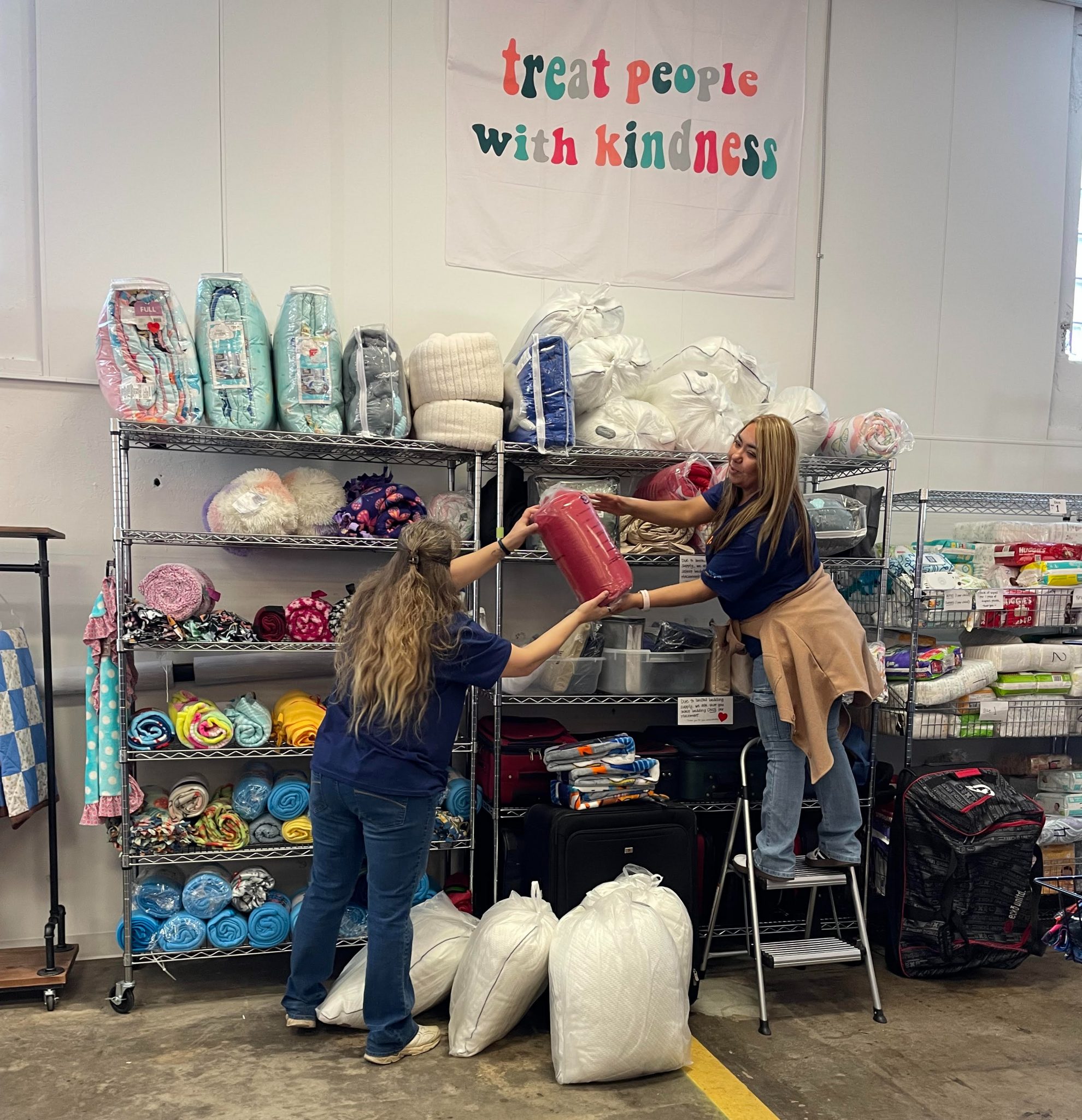 Foster Love Project Center Volunteer - Foster Love Project